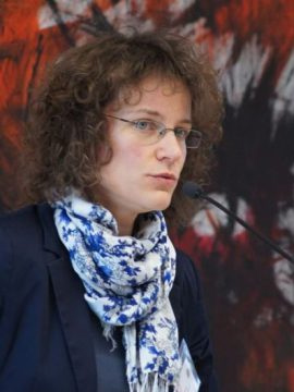 Csiszár Klára – Jezsuita Kiadó